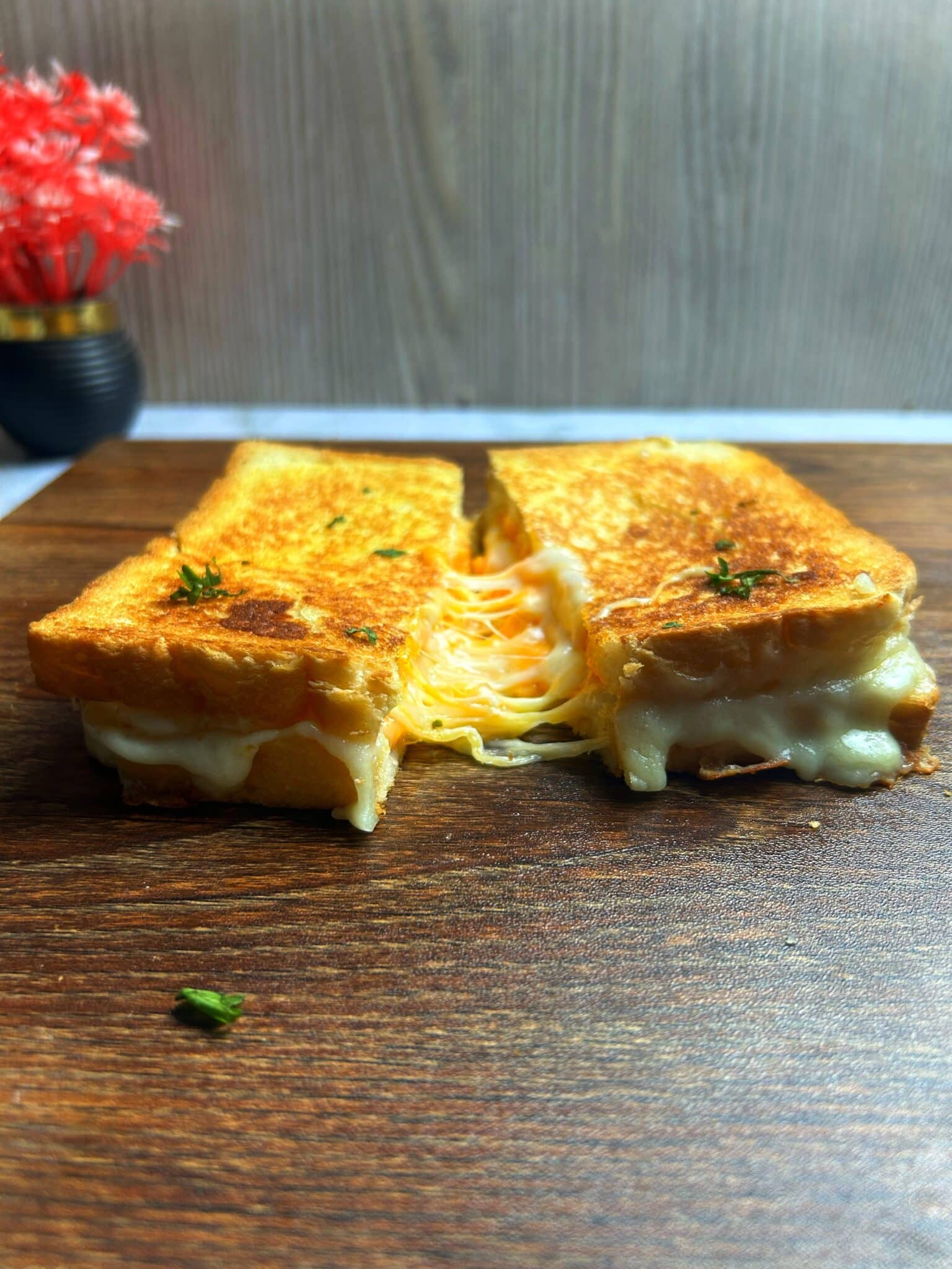 Easy Grilled Cheese Sandwich – Golden & Gooey